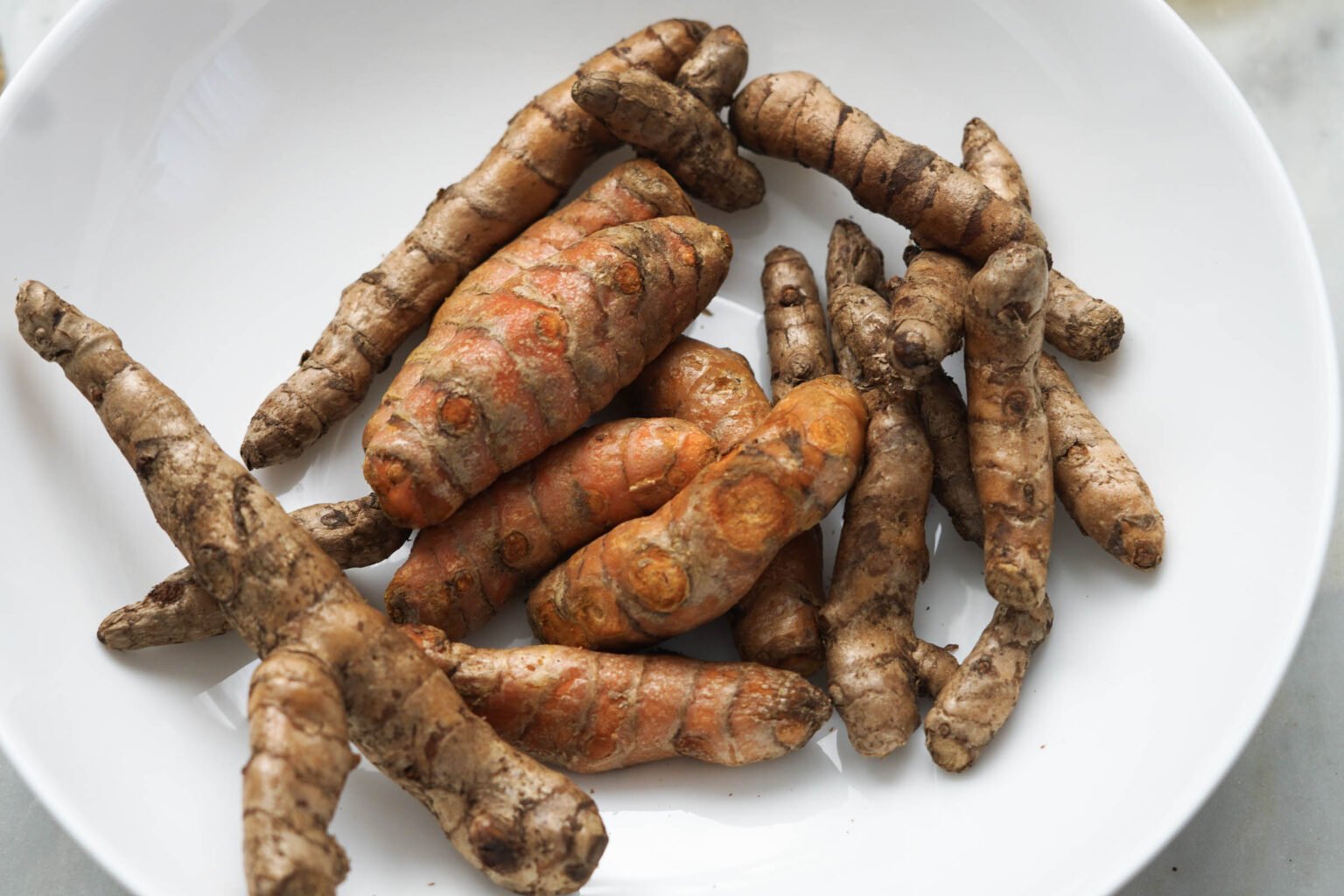 10-Minute Fresh Turmeric Pickle (Gujarati) - Some Indian Girl