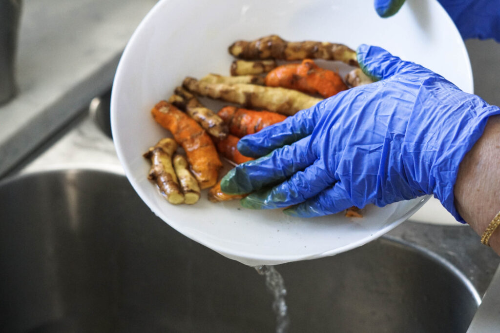 10-Minute Fresh Turmeric Pickle (Gujarati) - Some Indian Girl